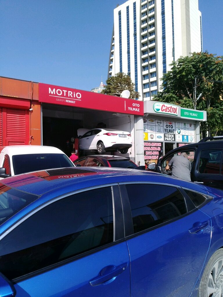 Otomobil yedek parçaları Oto Yılmaz, İstanbul, foto