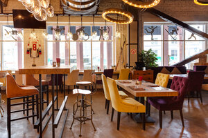 Larionov Grill&Bar (No:21, 3-y mikrorayon), restoran  Moskovski'den