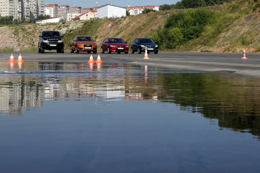 Uzmanlık eğitimi ExtrimDrive Autodrom, Dzerjinski, foto