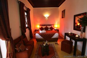 Riad Sacr (Marrakech, Marrakesh, Derb El Ferrane), otel  Marakeş'ten