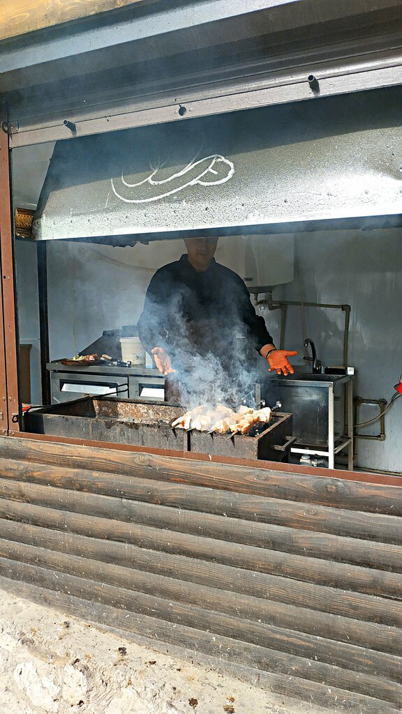 Kafe Shashlyk V Alupke, Alupka, foto