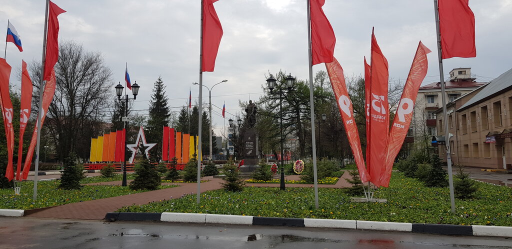 Anıt, heykel Защитникам Солнечногорска, Solneçnogorsk, foto