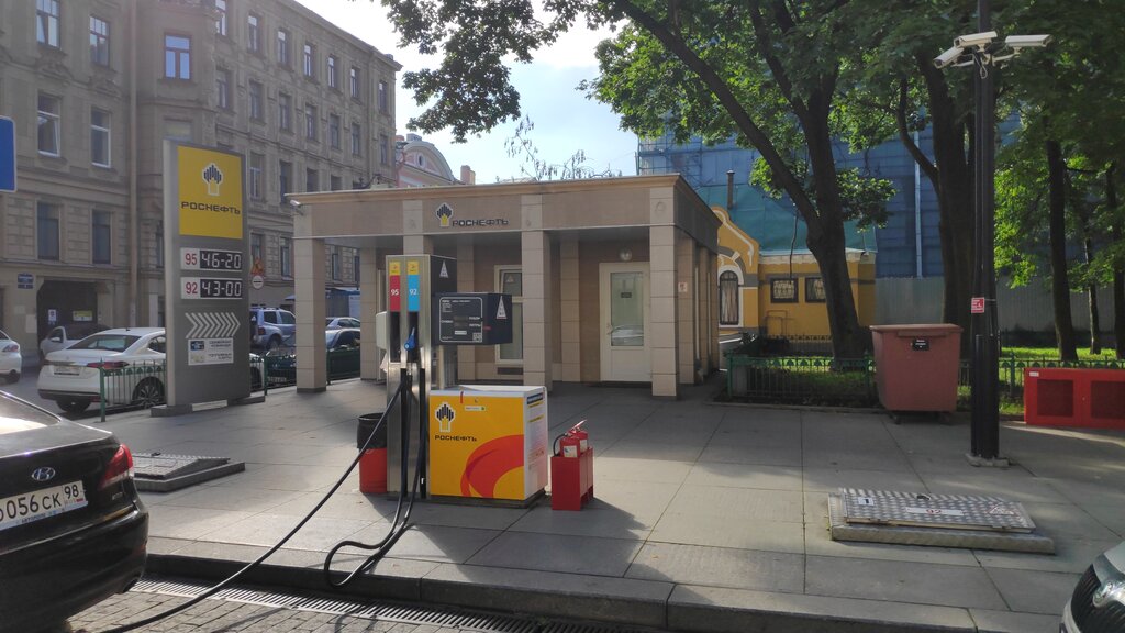 Benzin istasyonu Rosneft, Saint‑Petersburg, foto