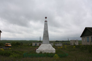 Обелиск воинам-землякам, погибшим в годы Великой Отечественной войны (Republic of Mordovia, Kovylkinskiy rayon, Bolsheazyasskoye selskoye poseleniye, selo Mikhaylovskoye), anıt, heykel  Mordovya'dan