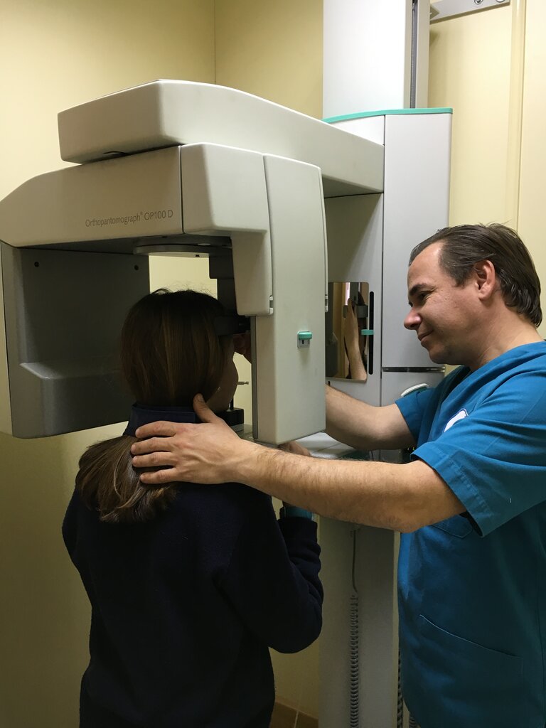 Özel ağız ve diş sağlığı klinikleri ve muayenehaneleri Centro Odontológico Gómez De La Mata, Sevilla, foto