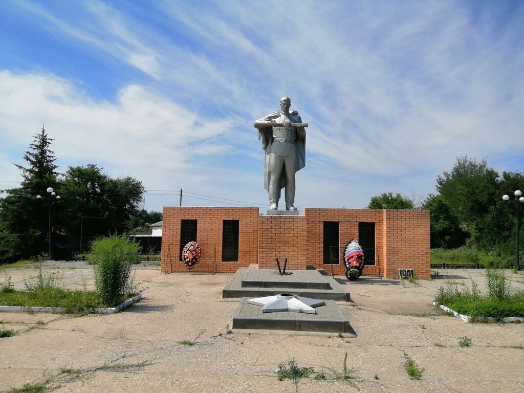 Anıt, heykel Захоронение воинов Великой Отечественной войны, Rostovskaya oblastı, foto