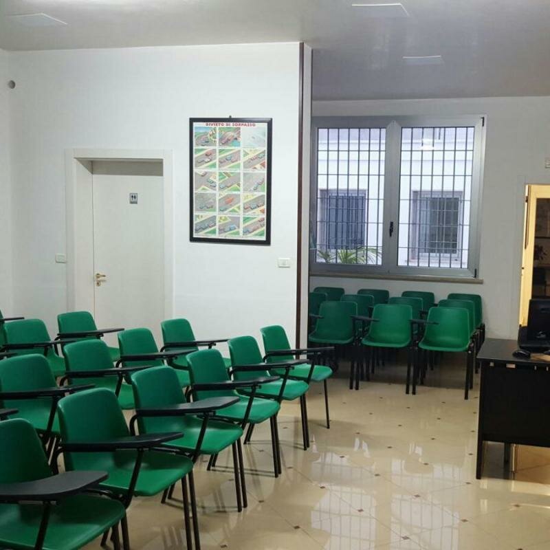 Sürücü kursları Autoscuola Personè, Lecce, foto