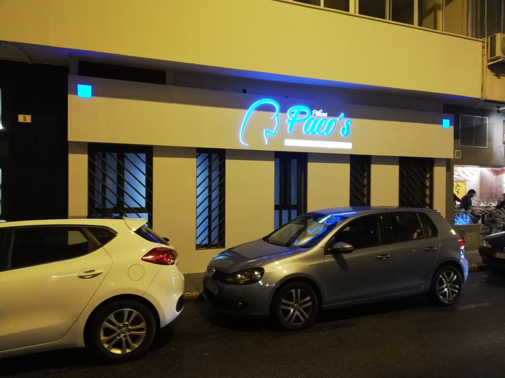 Peruk, kaynak, çıtçıtlı kaynak saç üreticileri Pelucas Paco´s, Malaga, foto