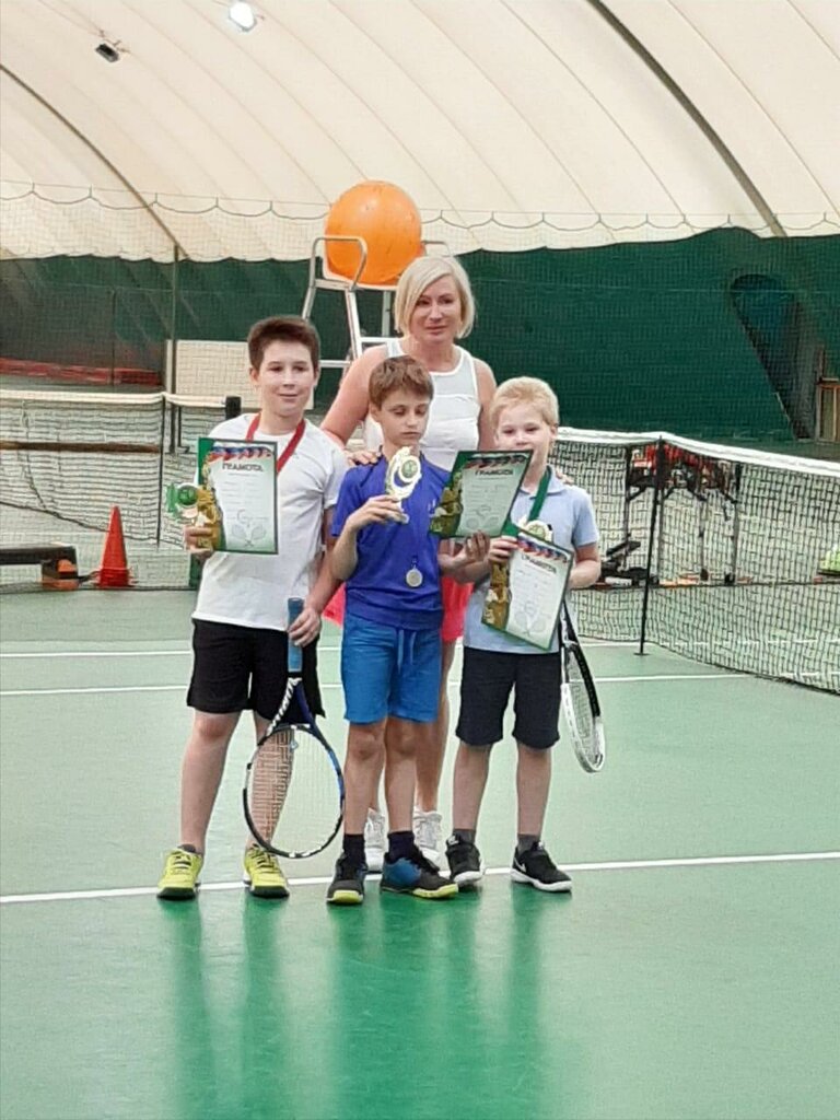 Tenis kulüpleri ve kortları Tsentr obrazovaniya Tsaritsyno № 548 Tennisny klub, Moskova, foto