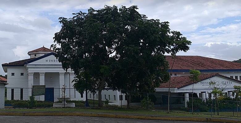 i̇lkokul Instituto Atenea de Panamá, Dünya, foto