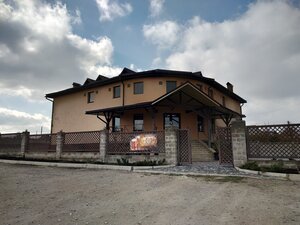 Бар-пивоварня Lugabeer (Volodymyrska vulytsia No:86), bira dükkanı  Alchevsk'ten