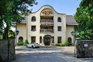 Dworek Skawinski (Lesser Poland Voivodeship, Powiat Krakowski, miasto Skawina), otel  Skawina'dan