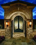 Milan Iron Door (State of California, Los Angeles, Van Nuys Boulevard,  Burnet Avenue, 7739 ), kapılar  Los Angeles'dan