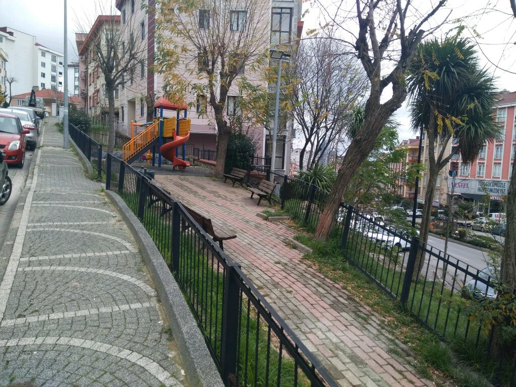 Parklar ve ormanlar Necati Çelik Parkı, İstanbul, foto