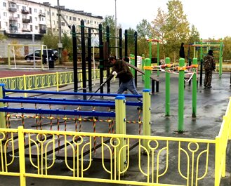 Spor tesisi Площадка с тренажерами, Nadym, foto