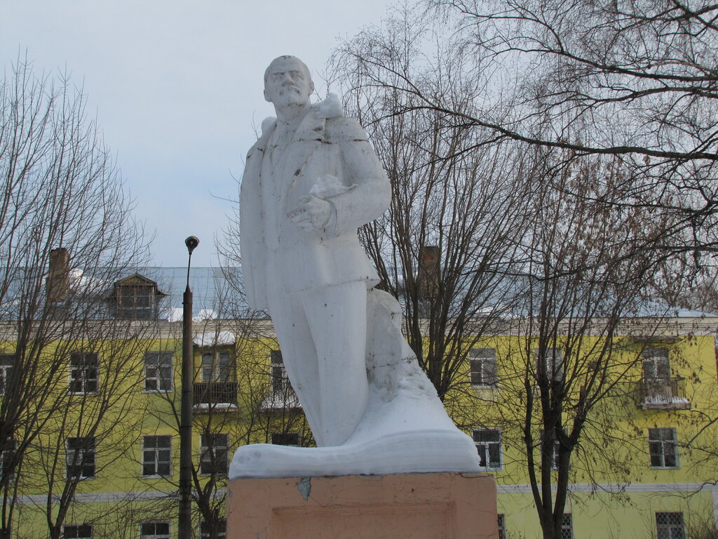 Anıt, heykel В.И. Ленин, Kineşma, foto