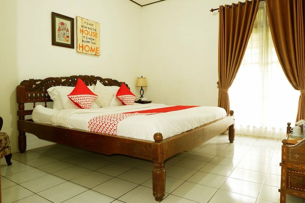 Otel Cemara's Homestay by Oyo Rooms, , foto