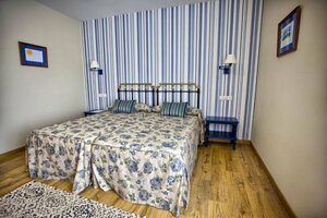 Hotel Colonial de Santillana (Cantabria, Calle Santillana), otel