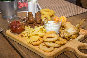 SteakPub Novokubansk (ulitsa Dzerzhinskogo No:2/2, Novokubansk), kafe  Novokubansk'tan