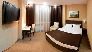 Hotel and Restaurant complex GreLive (vulytsia Lesi Ukrainky No:14, selo Shchaslyve), otel  Kiev Bölgesi'nden