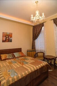 V. S. Tsentral Plaza (Михайлівська вулиця No:9), otel  Kiev'den