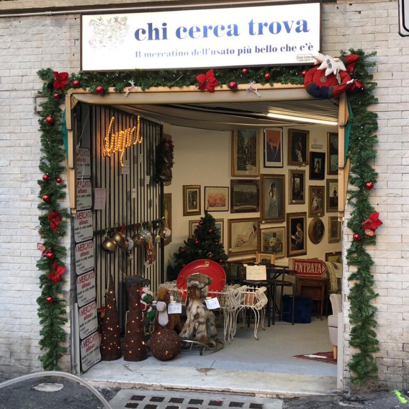 Pazarlar ve çarşılar Chi Cerca Trova, Cenova, foto