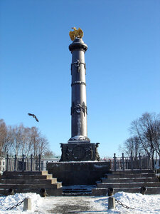 Glory Monument (Poltava, Kruhla ploshcha), anıt, heykel  Poltava'dan