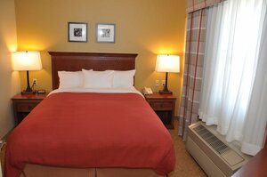 Country Inn & Suites by Radisson (Oregon, Metropolitan Area Express Red Line, Tuality Hospital/SE 8th Ave MAX Station), otel  Watertown'dan
