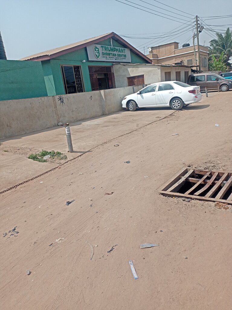 Dini dernekler Triumphant Christian Centre, Akra, foto