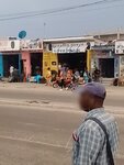 Super Pneus (Brazzaville, Commune de Moungali, Rue Moundzombo), oto aksesuarları  Brazzaville'den