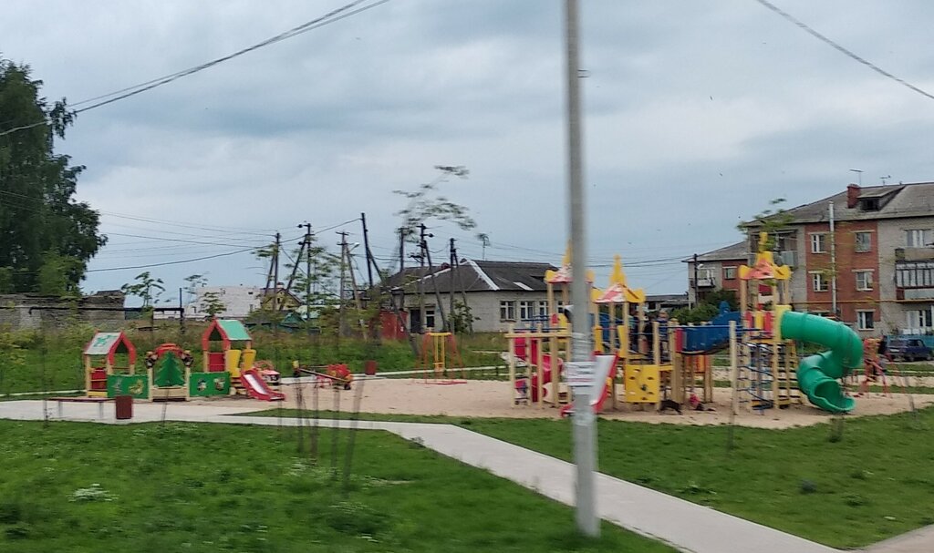 Oyun alanı Playground, Yaroslavskaya oblastı, foto
