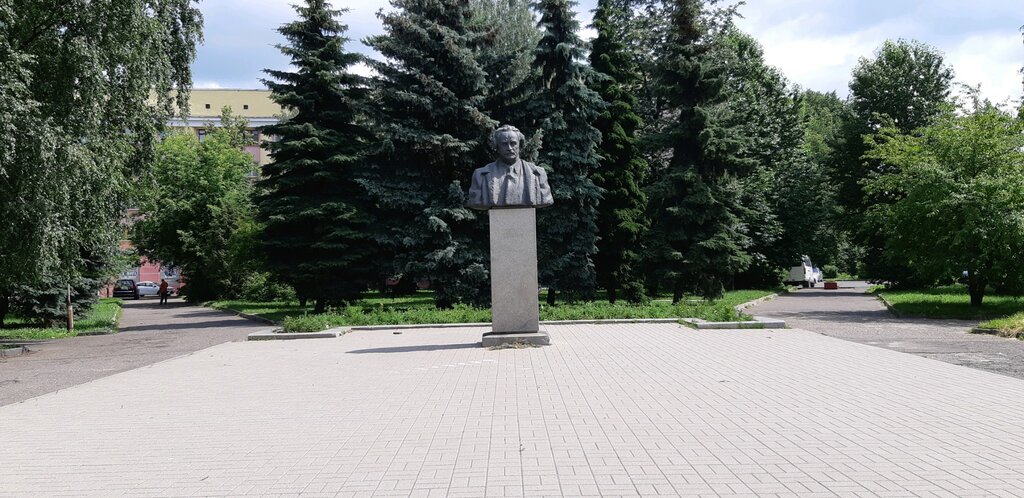 Anıt, heykel Георгий Михайлович Димитров, Yaroslavl, foto