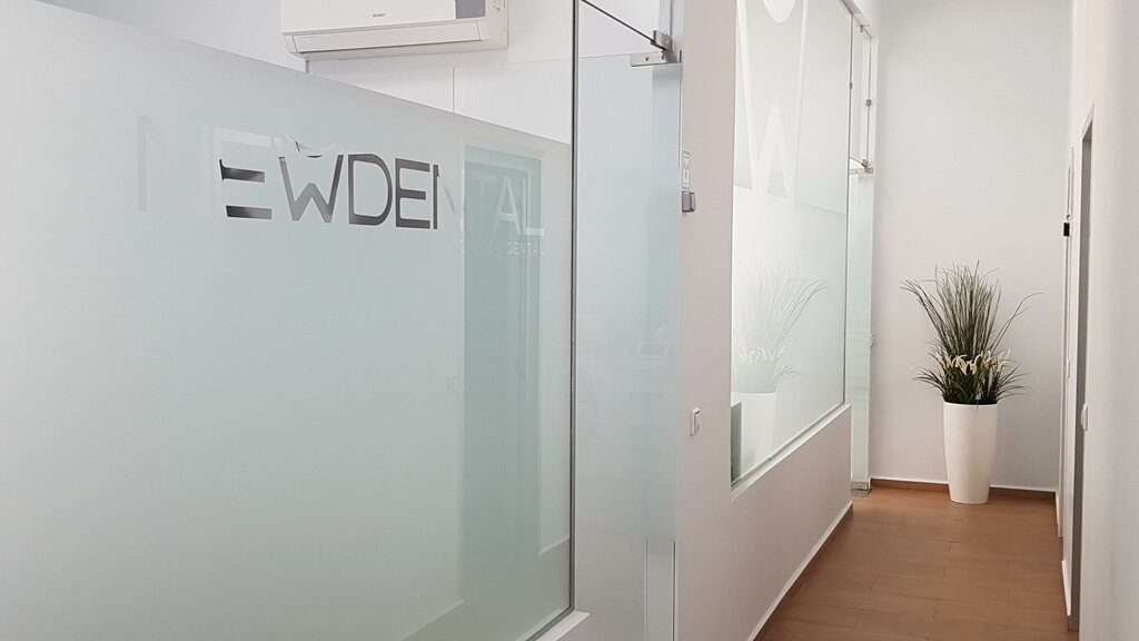 Özel ağız ve diş sağlığı klinikleri ve muayenehaneleri Clinica NewDental, Endülüs, foto