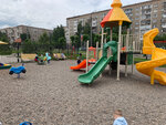 Playground (Udmurtian Republic, Izhevsk, zhiloy rayon Aeroport), oyun alanı  Izhevsk'ten