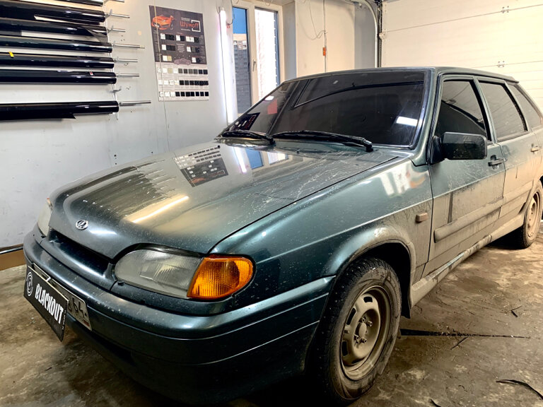 Araç camlarının renklendirilmesi Blackout, Saratov, foto