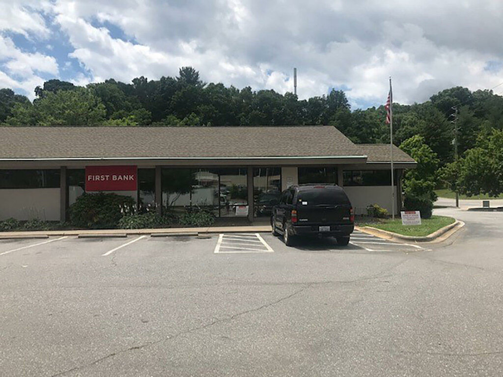 ATM'ler First Bank - Asheville West, Nc, Kuzey Carolina Eyaleti, foto
