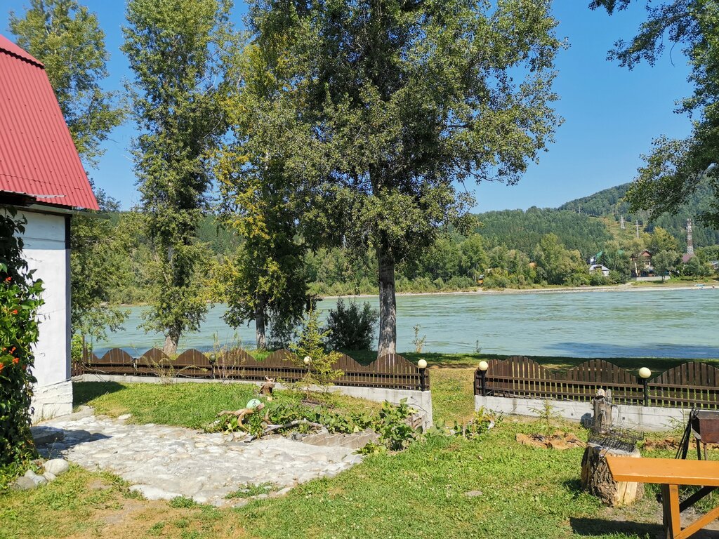 Resort oteller, tesisler Baza otdyha Irbis, Altayski krayı, foto