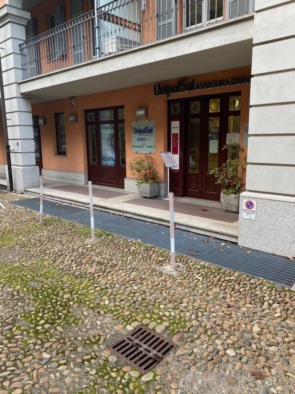 Sigorta şirketleri Unipolsai Assicurazioni - Intesa S. R. L. Agenti Gugliada e Merlo, Piyemonte, foto