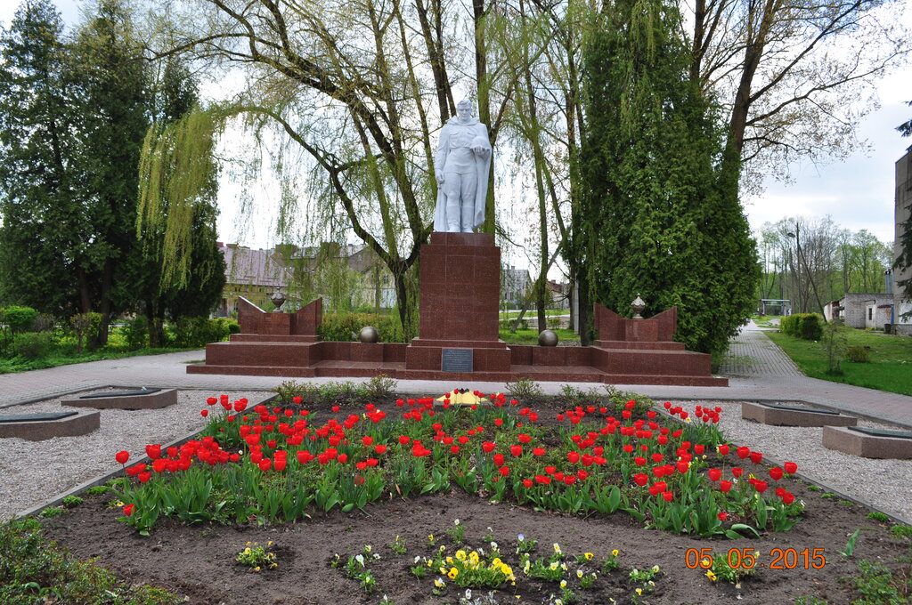 Anıt, heykel Павшим воинам, Krasnoznamensk, foto