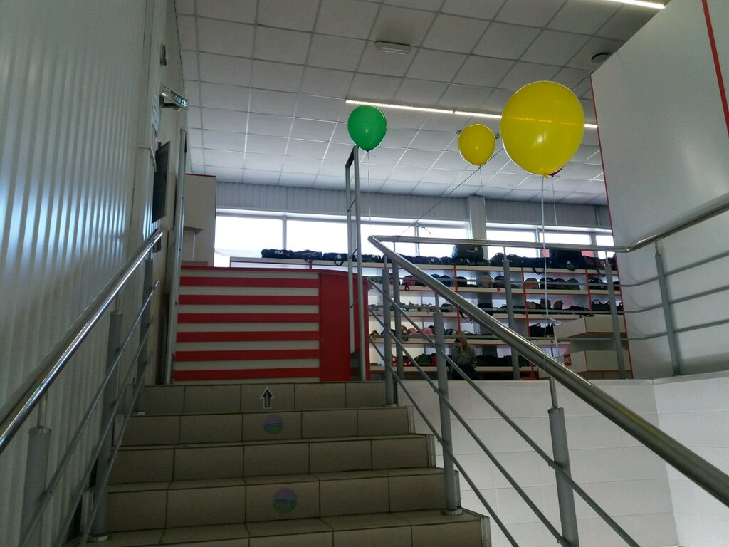 Giyim mağazası Мир одежды и обуви, Novokuznetsk, foto