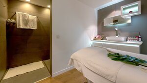 Clarins Skin SPA (Nevskiy Avenue No:27), spa  Saint‑Petersburg'dan