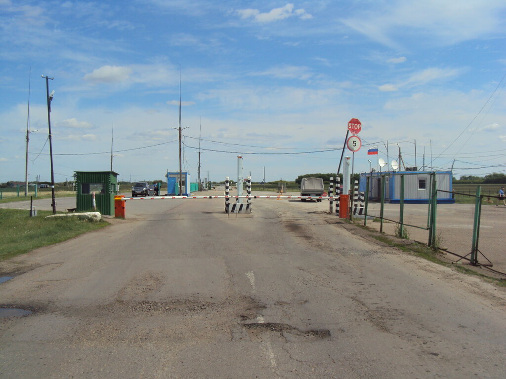 Sınır kapısı Odesskoe border checkpoint, Omskaya oblastı, foto