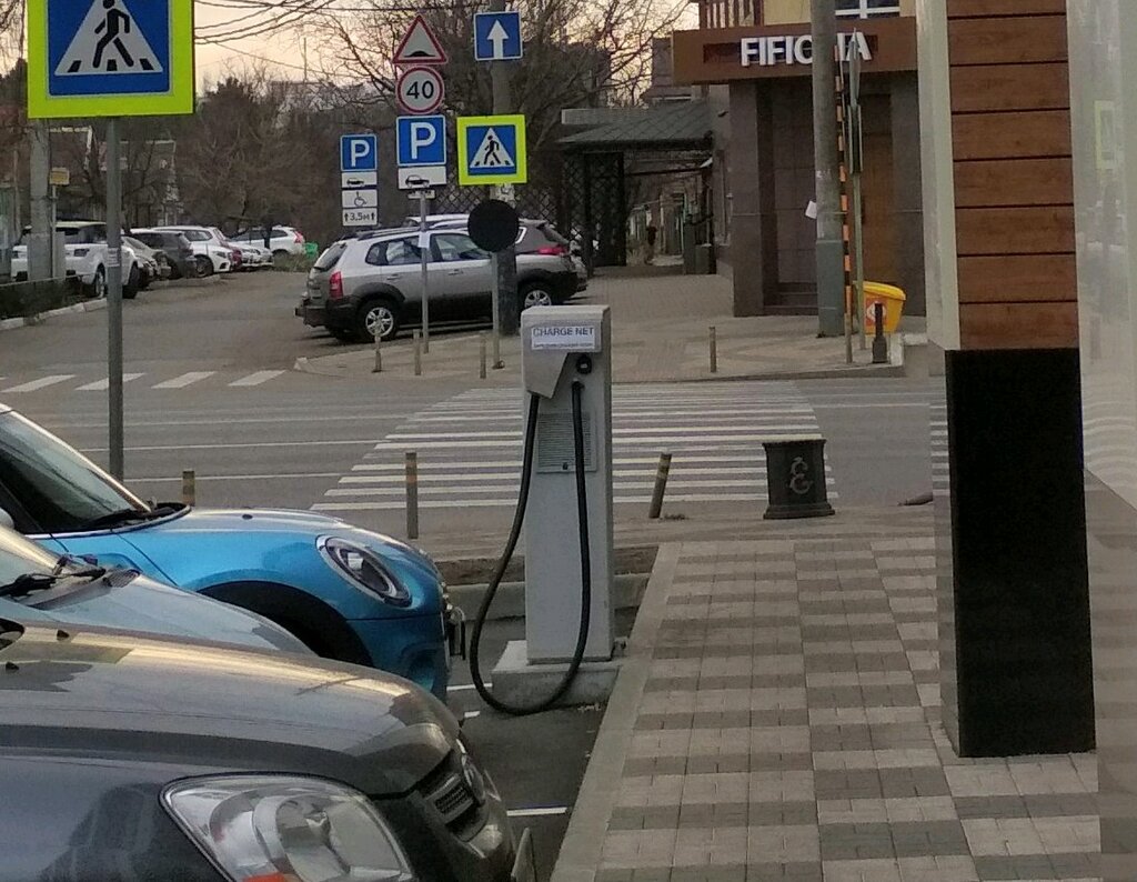 Elektrikli oto şarj istasyonları Chargenet, Krasnodar, foto