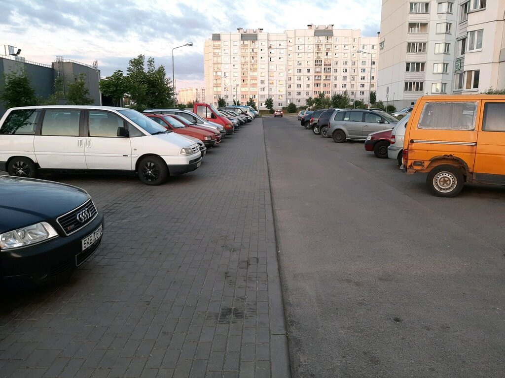 Otoparklar Car park, Minsk, foto