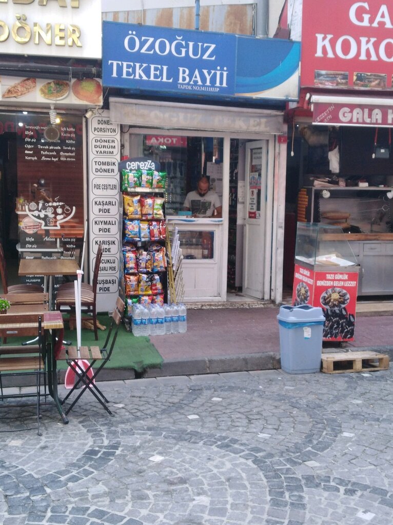 Alkollü içecekler Özoğuz Tekel Bayi, İstanbul, foto