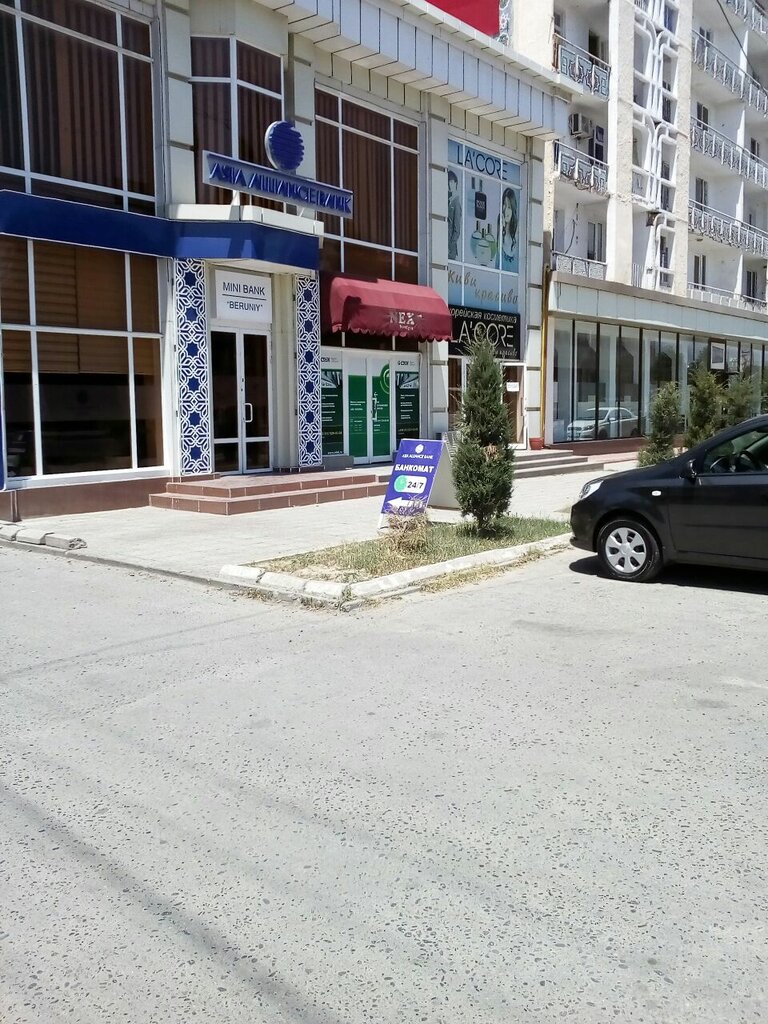 Giyim mağazası Next, Semerkant, foto