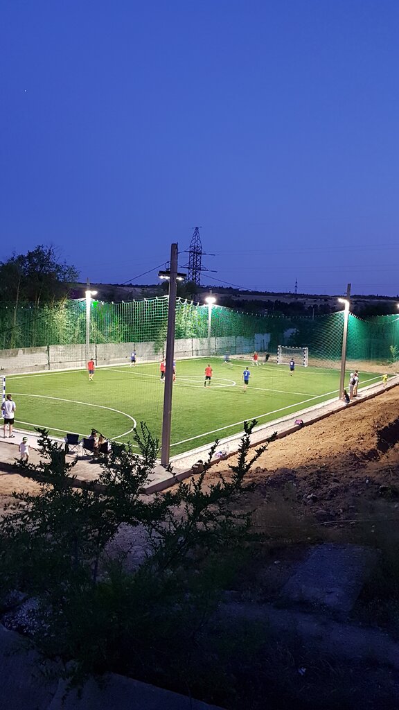 Spor alanı Футбольное поле Зелёная поляна, Volgograd, foto