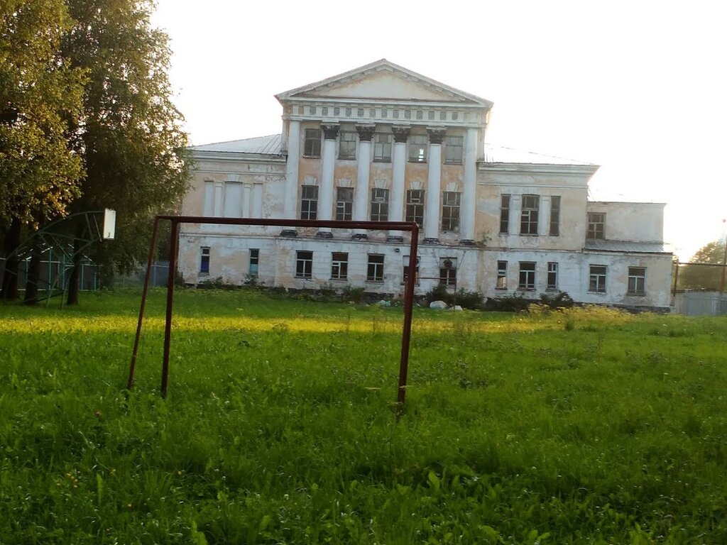 Yatılı okul Shkola Srednego Obshchego Obrazovaniya, Belozersk, foto