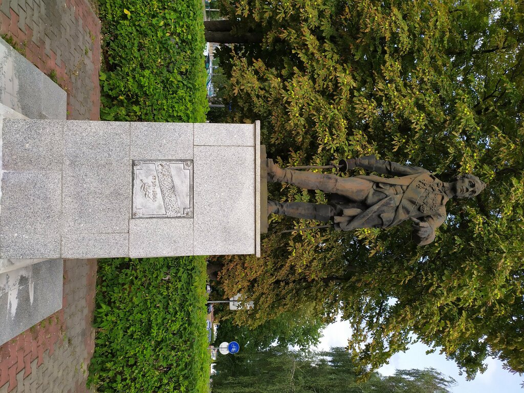 Anıt, heykel А.В. Суворов, Kobrin, foto