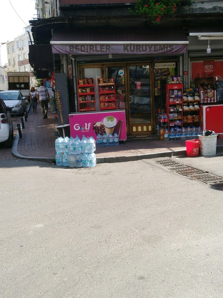 Market Bedir Kuruyemiş, İstanbul, foto